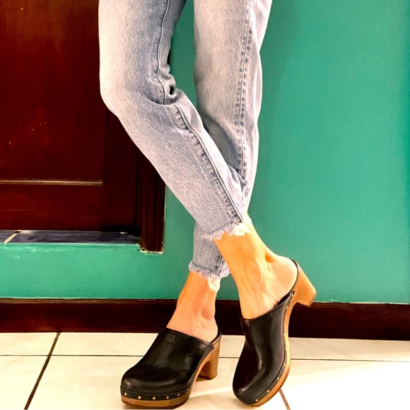 UGG | Shoes | Ugg Leather Studded Wooden Clogs W Fur Footbed So Comfy ...